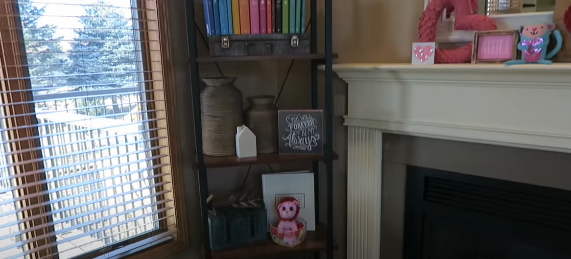 How to Paint a Fireplace With Chalk Paint? - FireplaceWiki